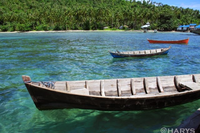 The Hidden Paradise of Borneo : Lemukutan Island ~ A Connected World